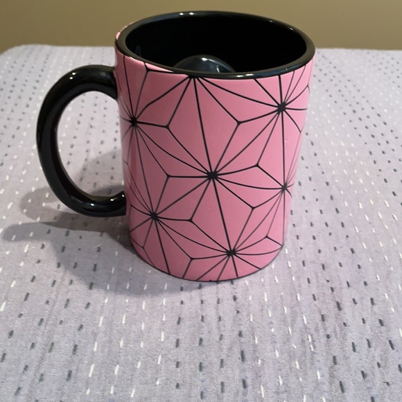Culturefly | Dining | Culturefly Demon Slayer Spin Fidget Nezuko Mug ...